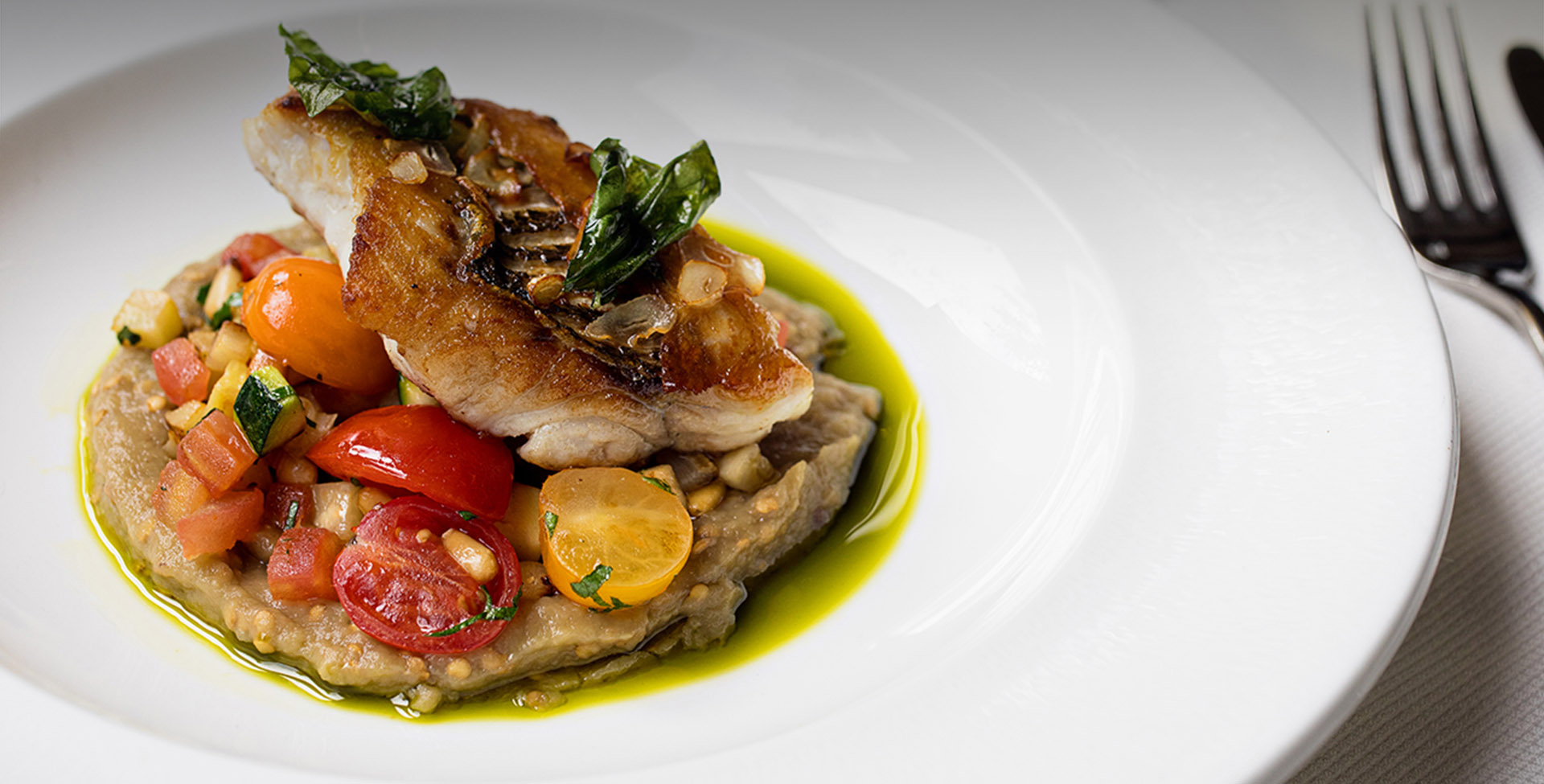 In-Room Dining | Hotel Bennett